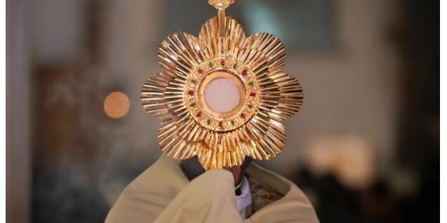 5 fatos fascinantes sobre a presença de Jesus na Eucaristia ...